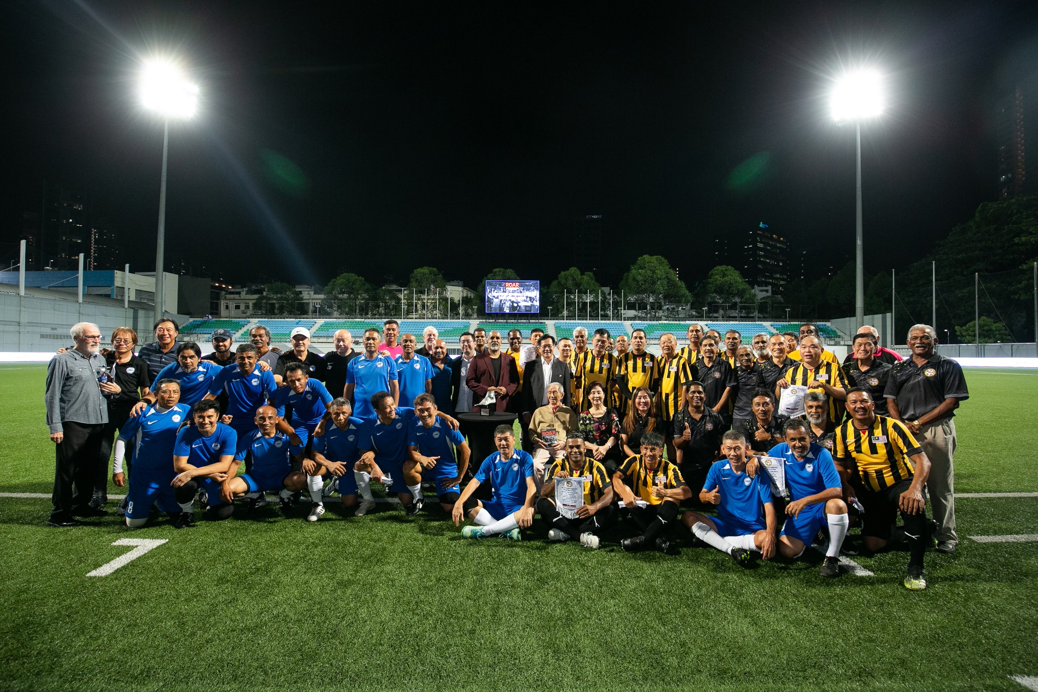 ROAR : Football Legends of Singapore - For Future Generations to Remember!