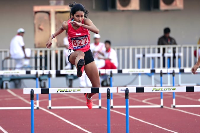 What is the right technique for hurdles? - ActiveSG