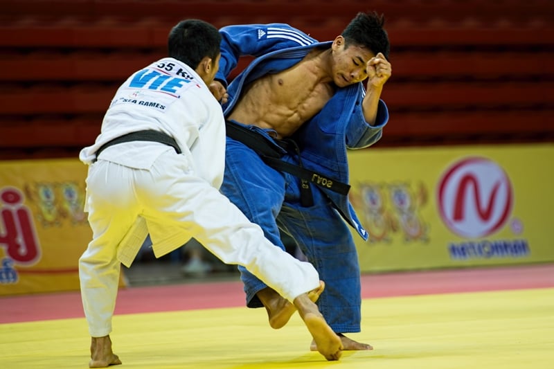 Judging a Judo competition - ActiveSG