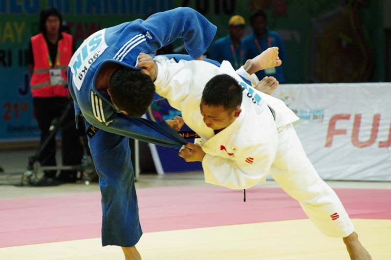 Throwing techniques in Judo - ActiveSG