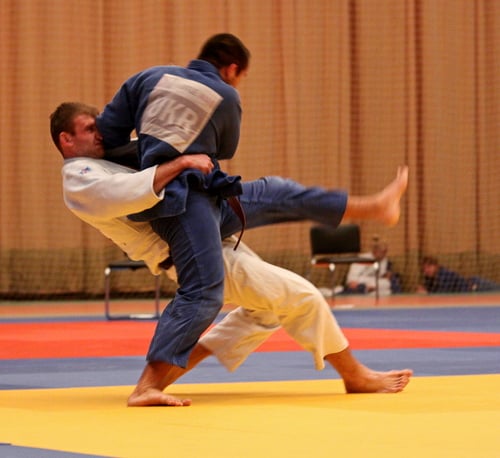 How to do a break fall in Judo - ActiveSG