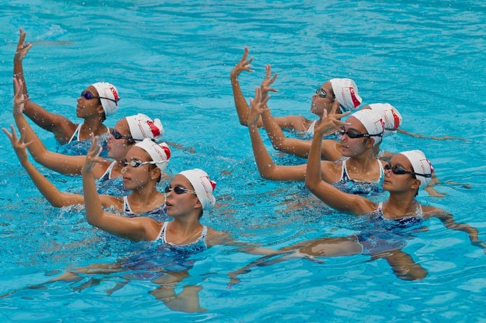 synchronised swimmers