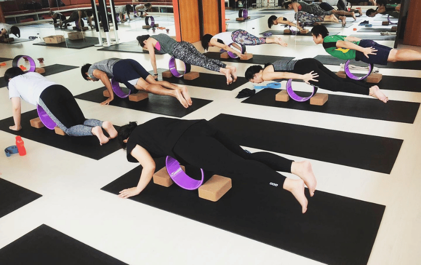 17 Best Yoga Classes & Studios in Singapore [+ Rating & Prices]